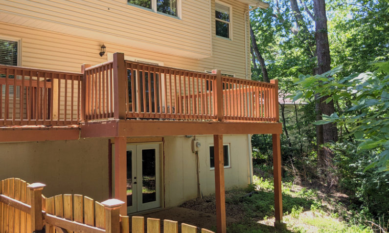 REFINISHING OUR DECK | DIY RESTORATION - Grove House Reno